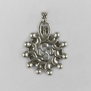 CHAPELET BASQUE | Chapelet Argent ESKUAL HERRIA CB AU CENTRE | BIJOUX ...